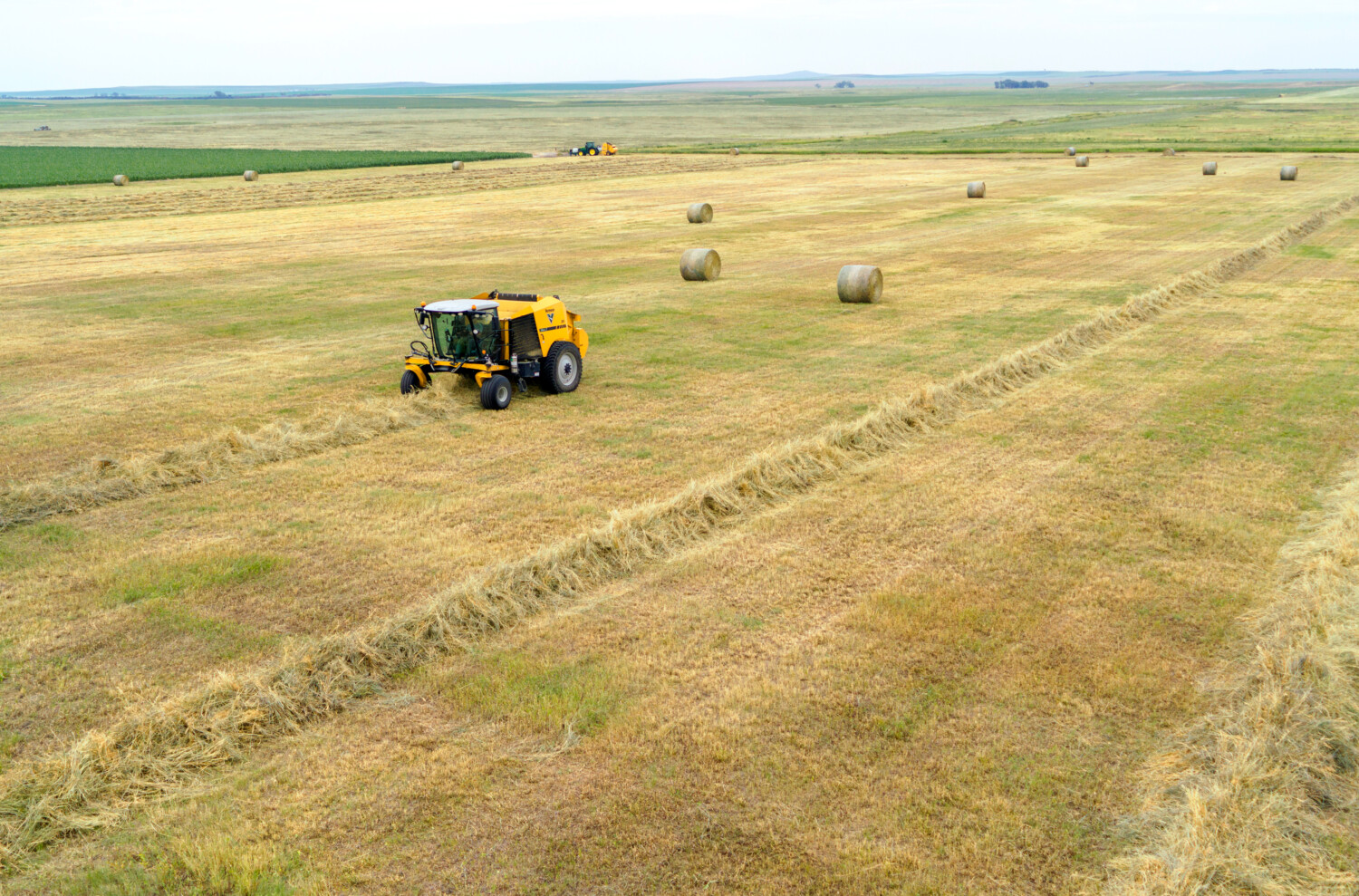 ZR5-1200 self-propelled baler named the "Coolest Thing Made in Iowa ...